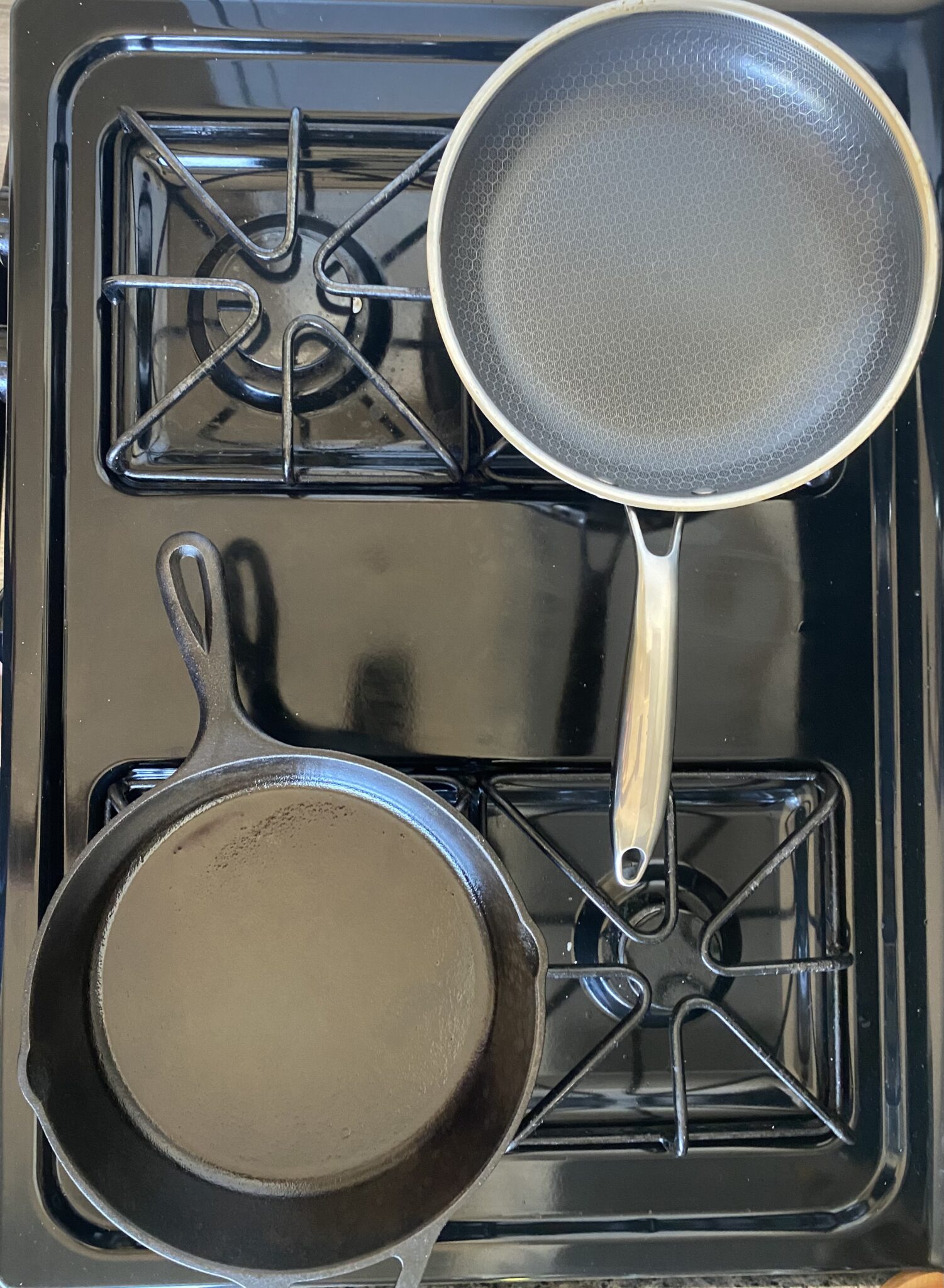 Cast Iron Vs Hex Clad Pan Comparison Two Peas In Two Pods cast-iron-vs-hex-clad-pan-comparison-two-peas-in-two-pods